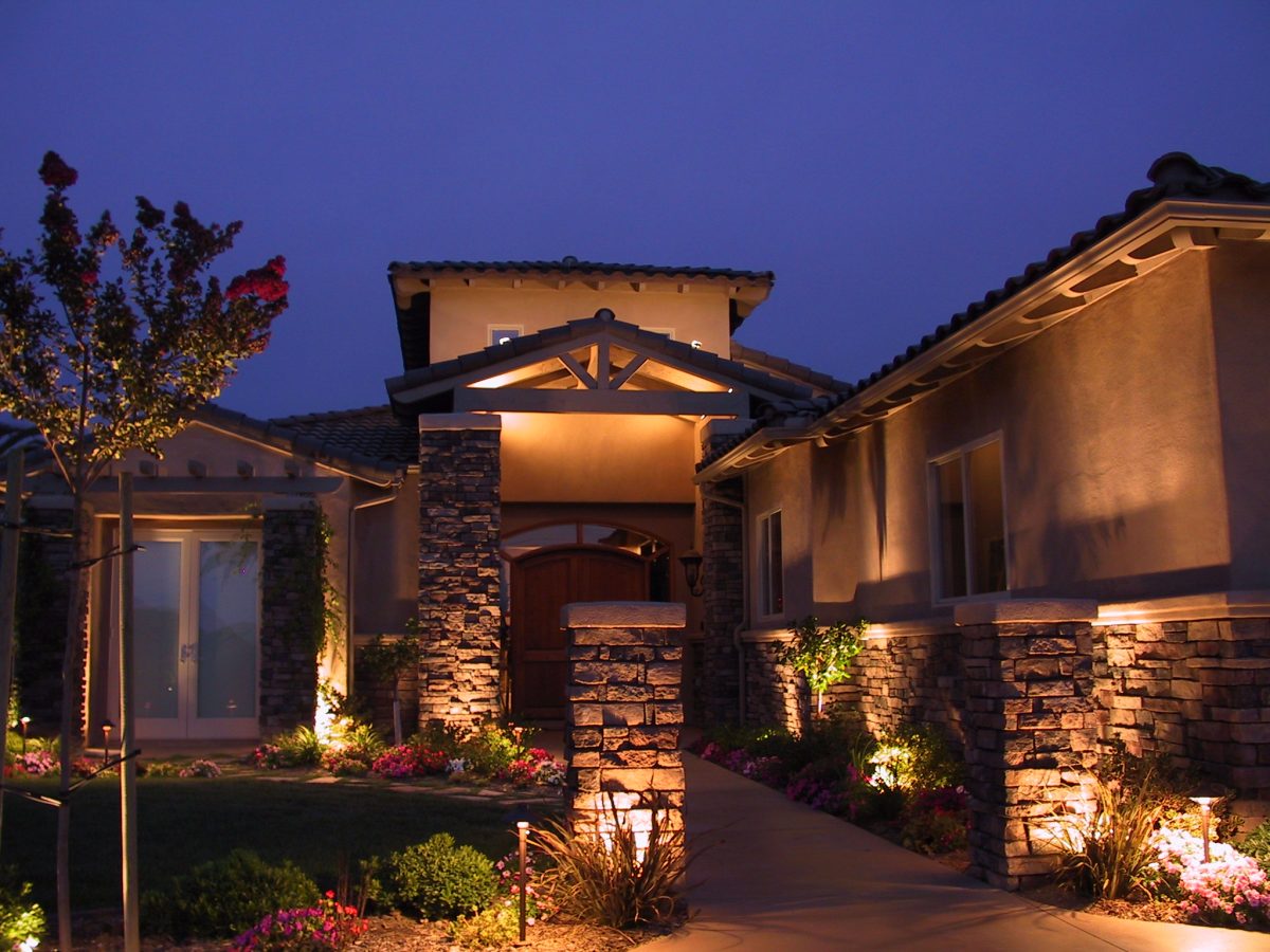 Best 30+ Do's and Don'ts of Landscape Lighting | Nite Time Decor