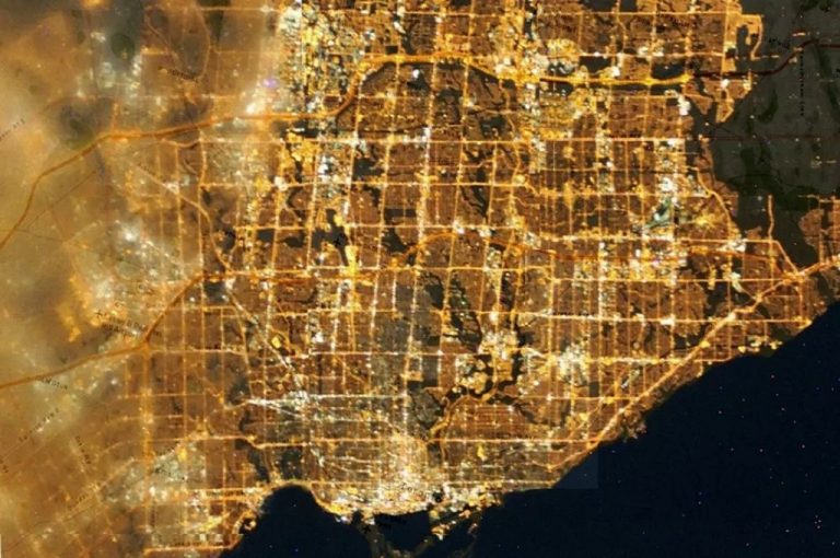 How to Prevent Light Pollution from your Landscape Lighting